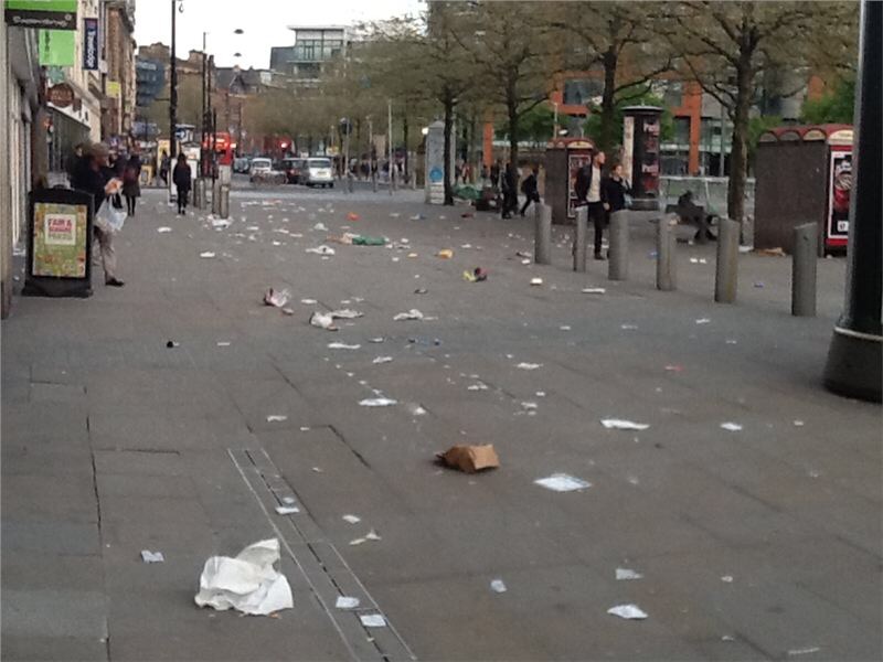 Nearly 3,000 fined in litter crackdown - About Manchester