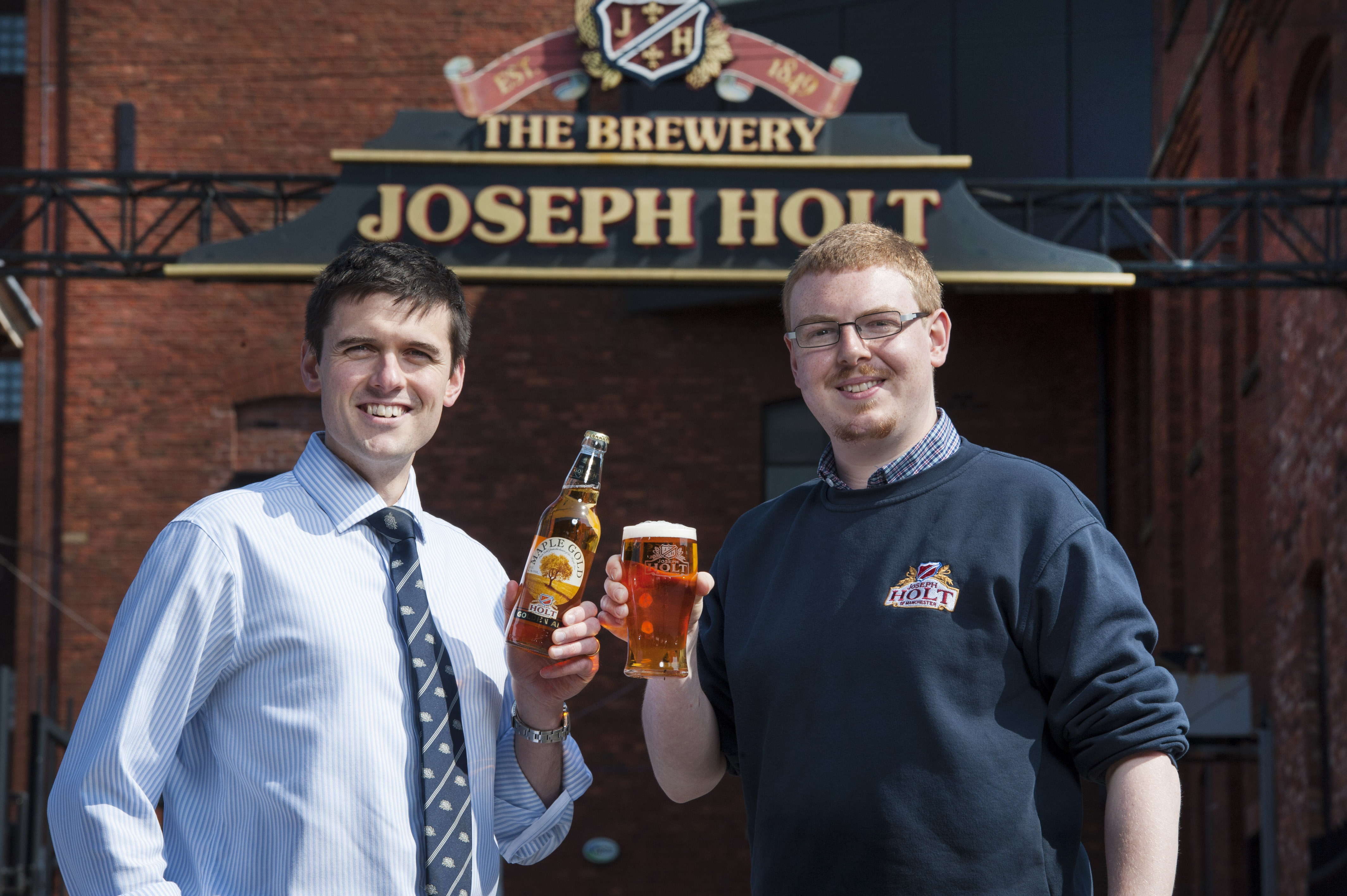 Manchester-brewed craft golden ale, from independent family brewery ...