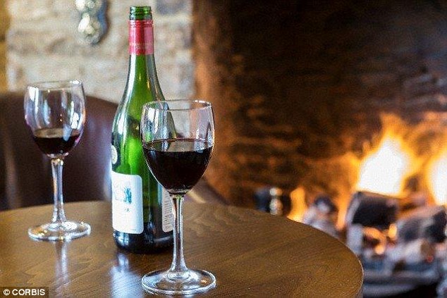 Serving smaller alcoholic drinks could reduce the UK’s alcohol ...