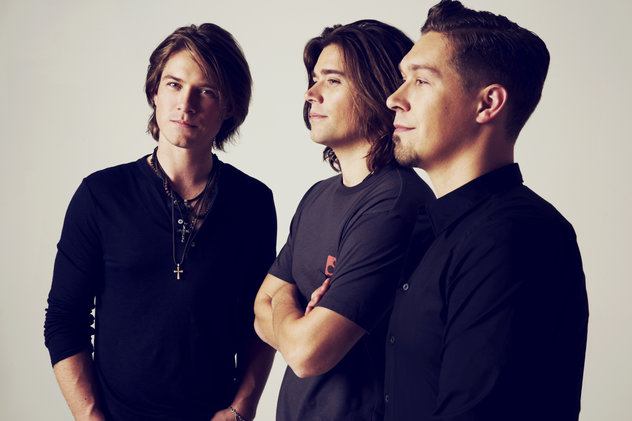 Hanson will be bringing their String Theory tour to the UK in February ...