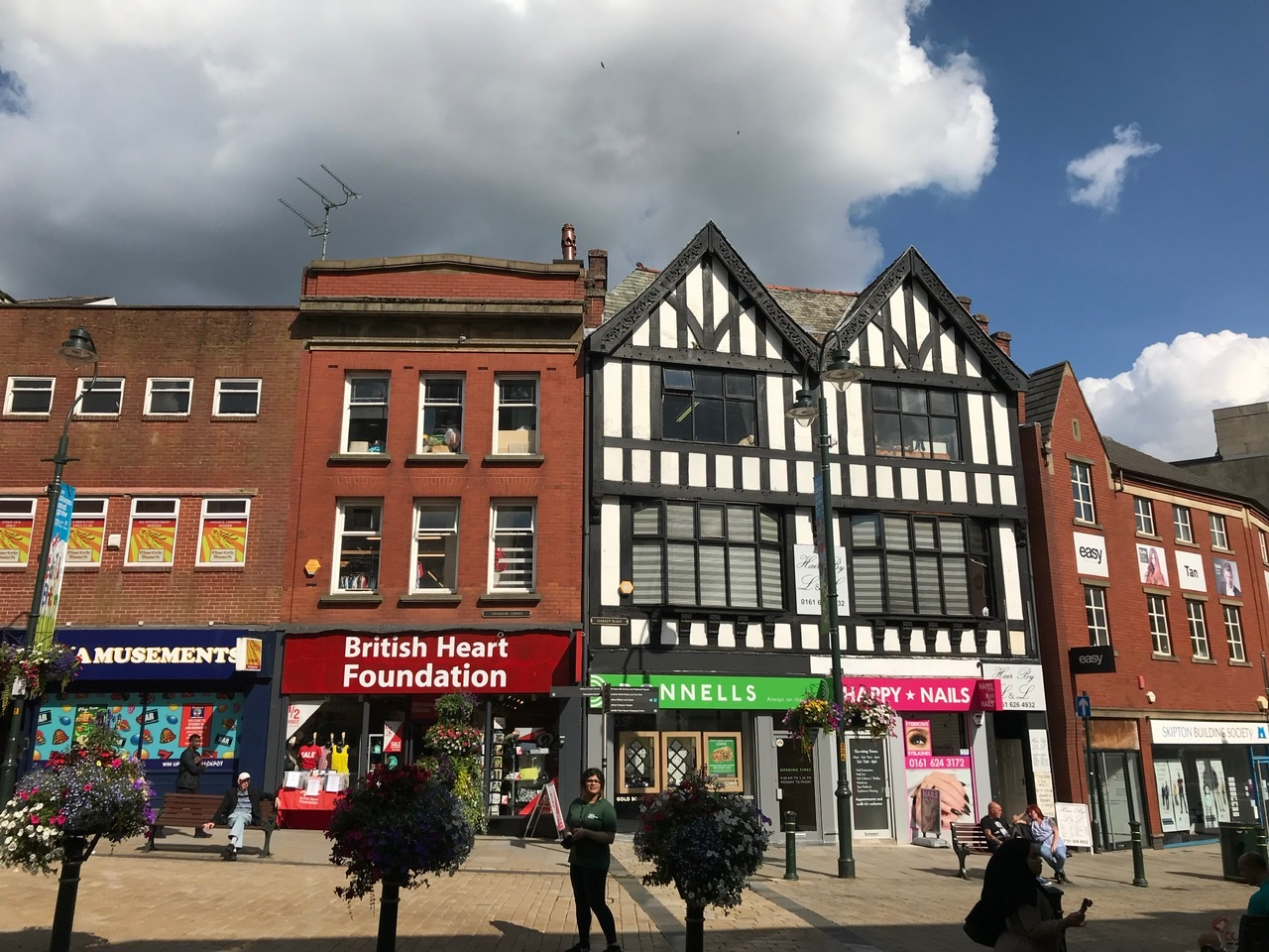 Oldham Council to launch £3m cost-of-living package - About Manchester
