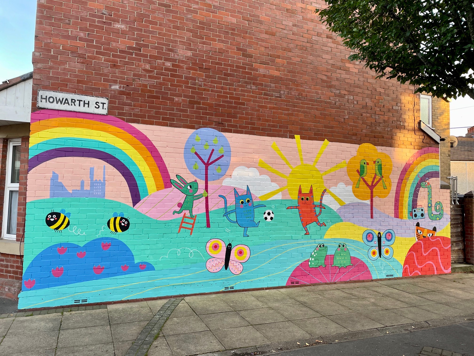 Mum Kelly Brown launches colourful mural for knife crime teen Rhamero ...