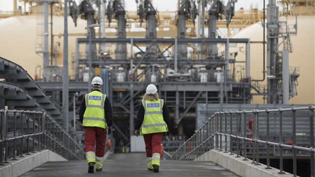 People to be paid to use less electricity tonight - About Manchester
