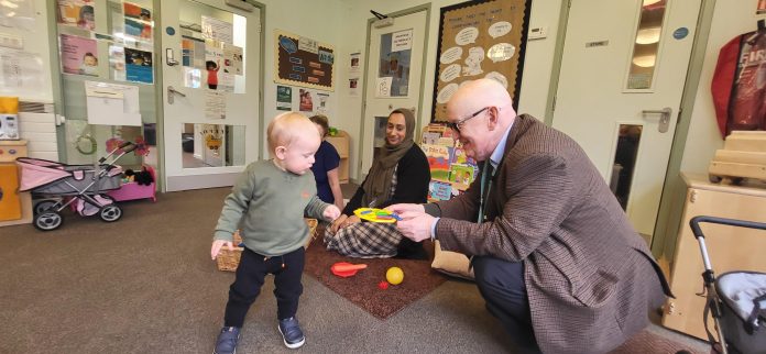 Oldham families to benefit from new Family Hubs - About Manchester